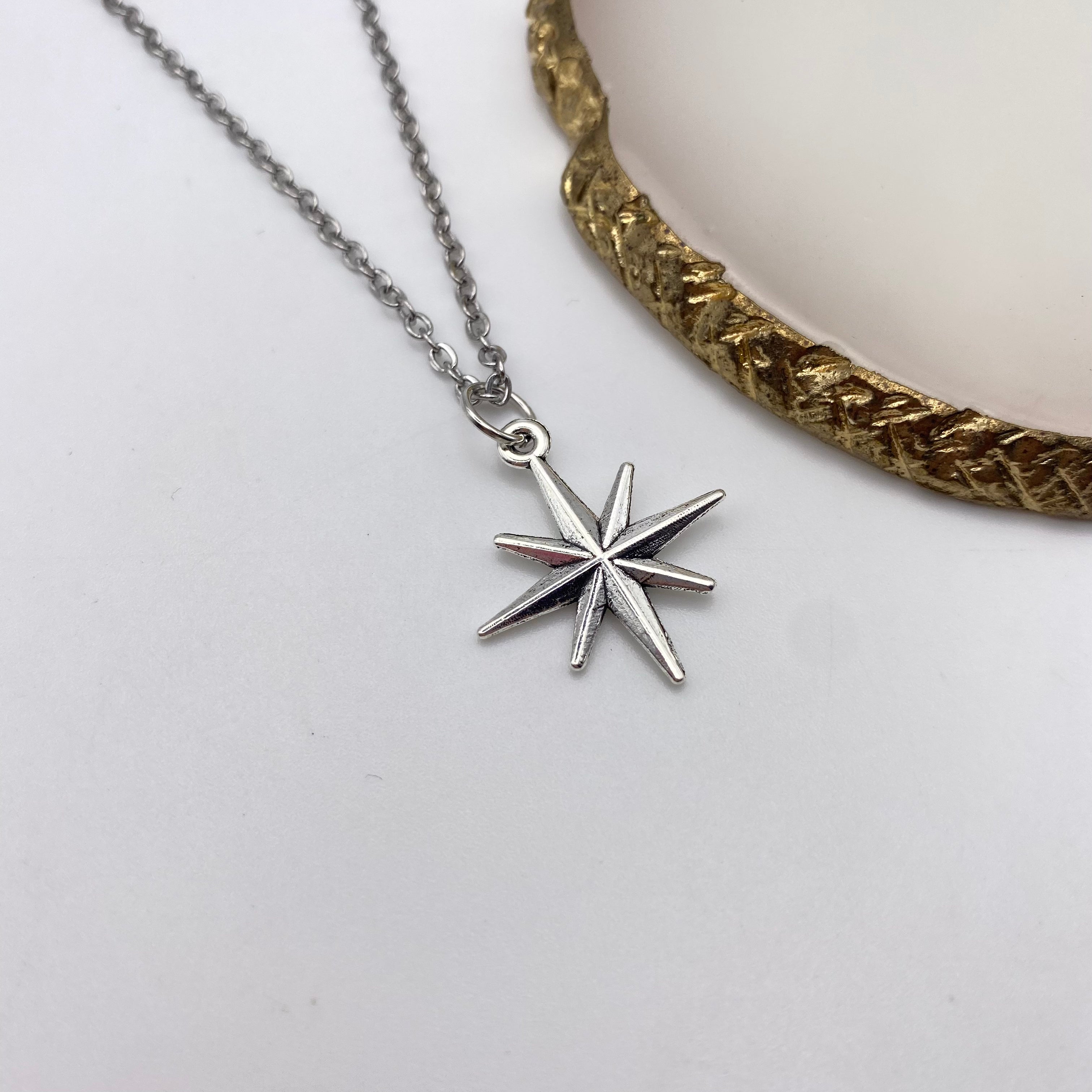Christmas Star Necklace – Molls